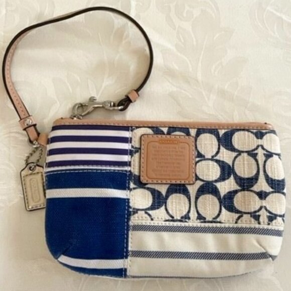 Coach | Bags | Coach Daisy Patchwork Medium Wristlet | Poshmark